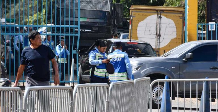 Crece la tensión: FF. AA. y Policía refuerzan seguridad del CNE ante ...